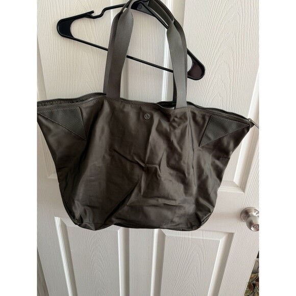 lululemon athletica | Bags | Lululemon Acute Tote Bag 23l Dark Olive ...